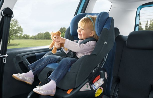 Scaun auto Frozen 9 - 36 kg Disney, animat, pentru copii - eMAG.ro