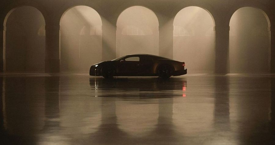 Prima imagine cu un nou exemplar Bugatti Chiron, finisat în aur ...