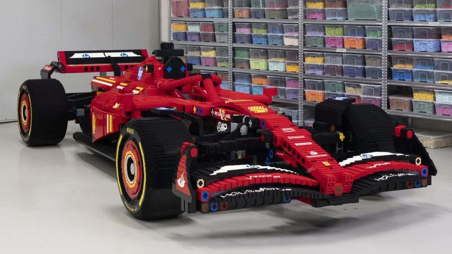 Lego a construit o replică la scară naturală a monopostului Ferrari de ...